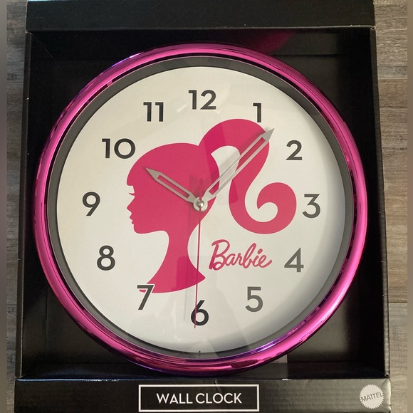 Barbie | Wall Decor | Barbie Analog Display Wall Clock New In Box ...
